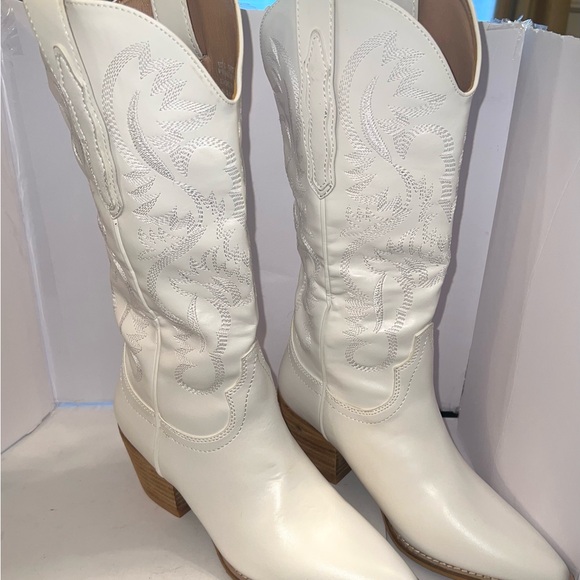 Hannah Western Boot | Shoes | Hannah Western Boot Pointed Toesize 75 Good Condition | Poshmark